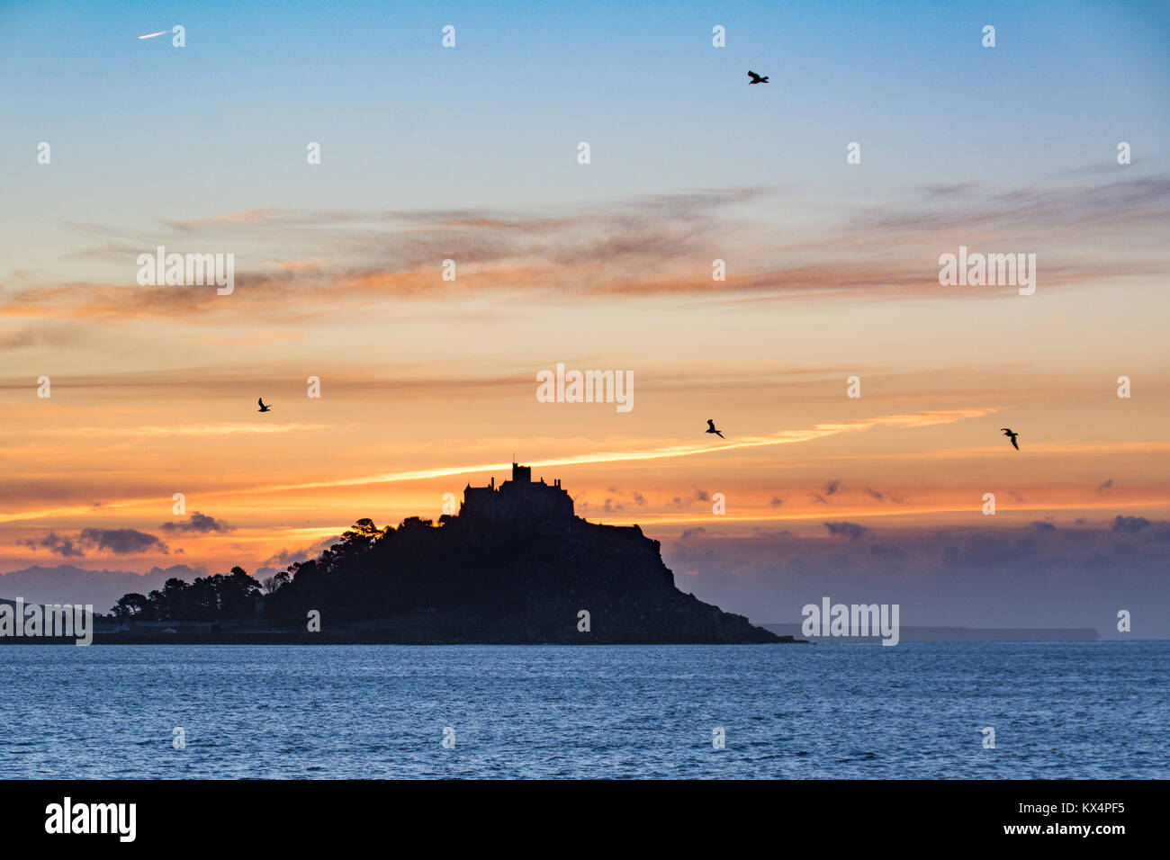Longrock, near Marazion, Cornwall, UK. 7th Jan 2018. UK Weather. Clear ...