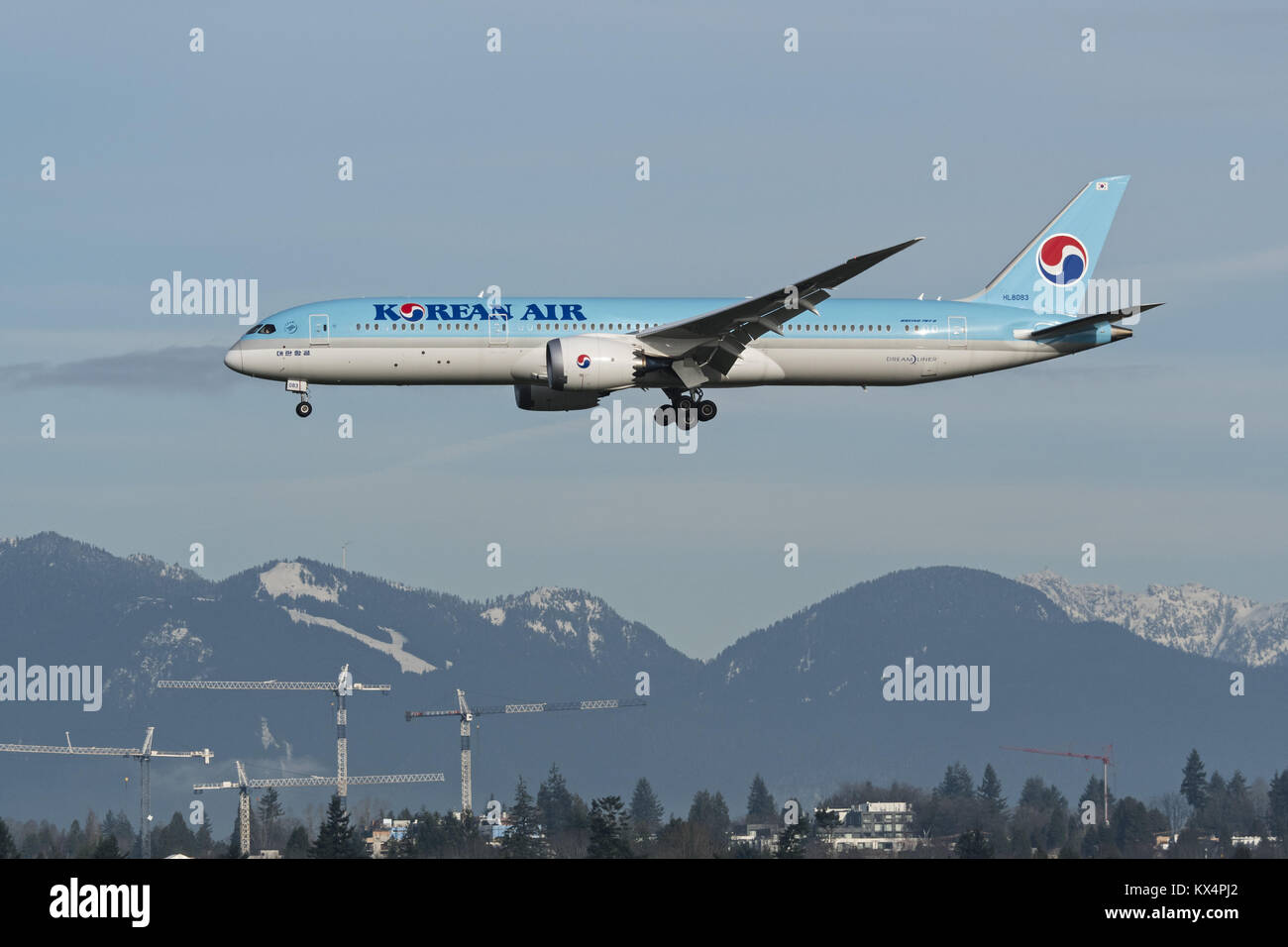 Richmond, British Columbia, Canada. 1st Jan, 2018. A Korean Air Boeing ...
