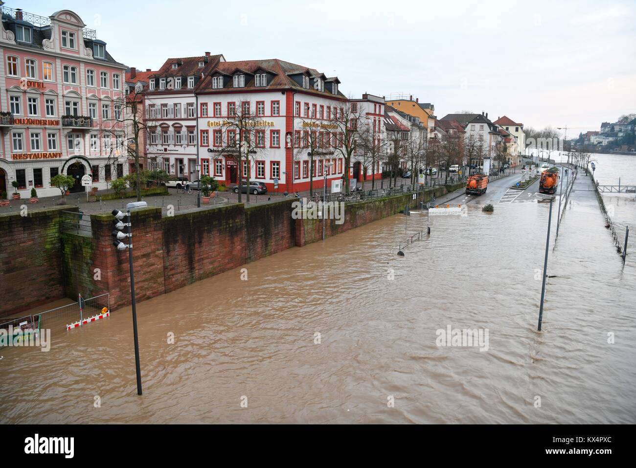 Heidelberg, Germany. 6th Jan, 2018. River Neckar floods the B37 ...