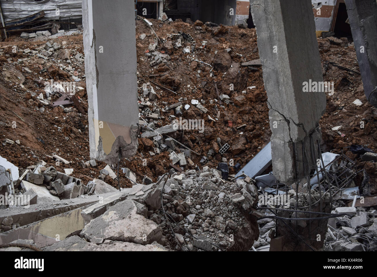 Damascus Ghouta, Syria. 7th Dec, 2017. Destroyed building seen in the ...
