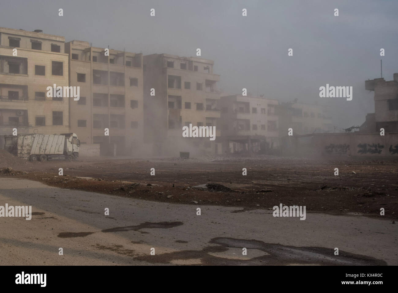Damascus Ghouta, Syria. 7th Dec, 2017. Smoke caused by an airstrike ...