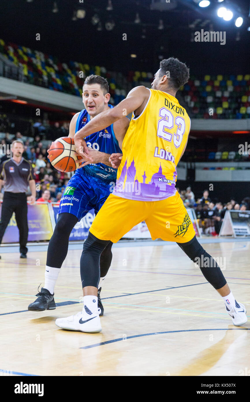 Copper Box Arena, London, UK, 7th Jan 2018. Shaks' Robert Marsden ...