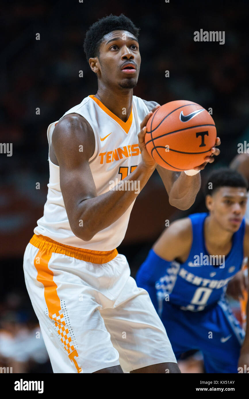 January 6, 2018: Kyle Alexander #11 of the Tennessee Volunteers shoots ...