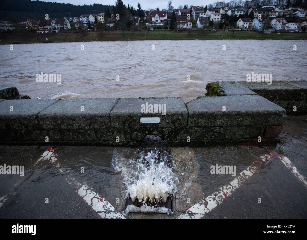 Water flooding manhole hi-res stock photography and images - Alamy