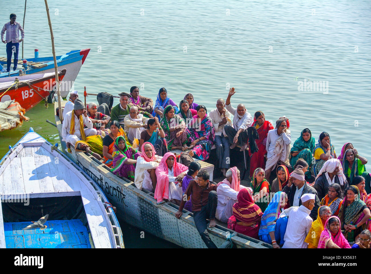 Ganges pilgrimage hi-res stock photography and images - Alamy