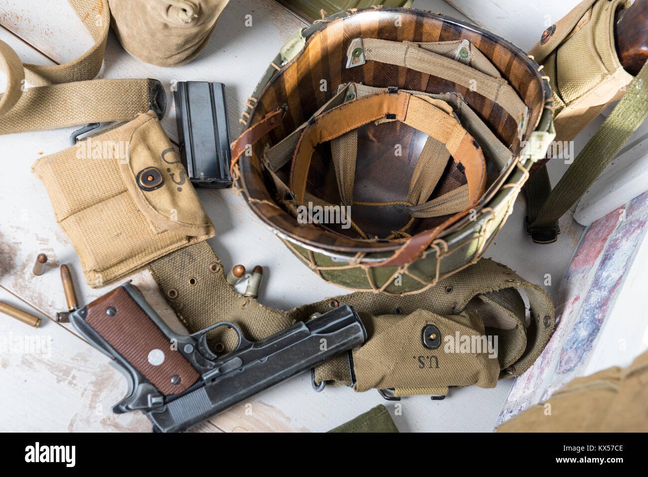 the U.S. military equipment and weapons of World War II Stock Photo - Alamy