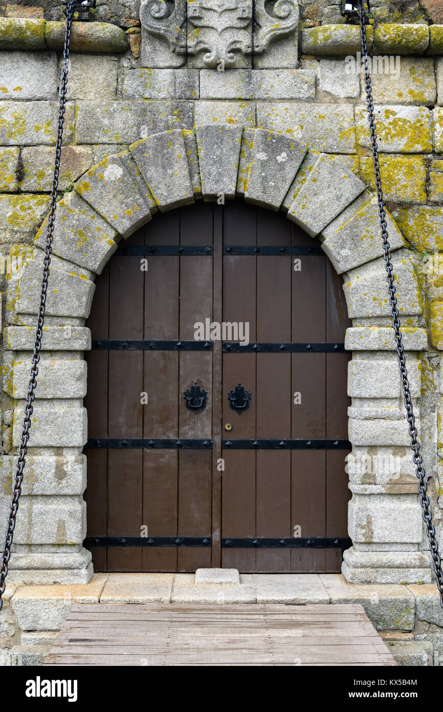 Wooden castle door in Porto Stock Photo - Alamy