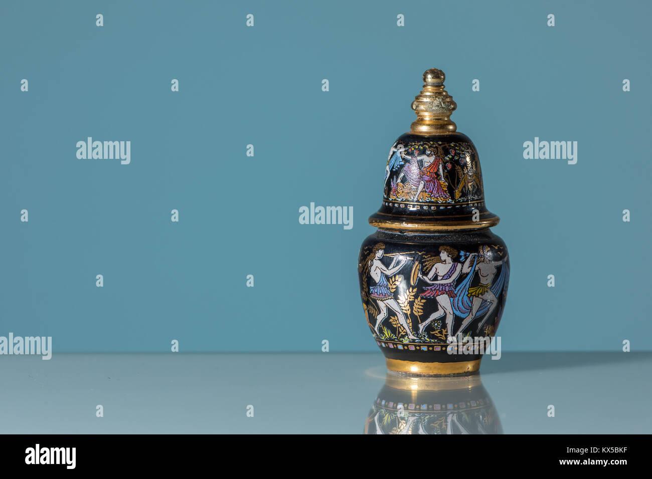 Perfume flask hi-res stock photography and images - Alamy