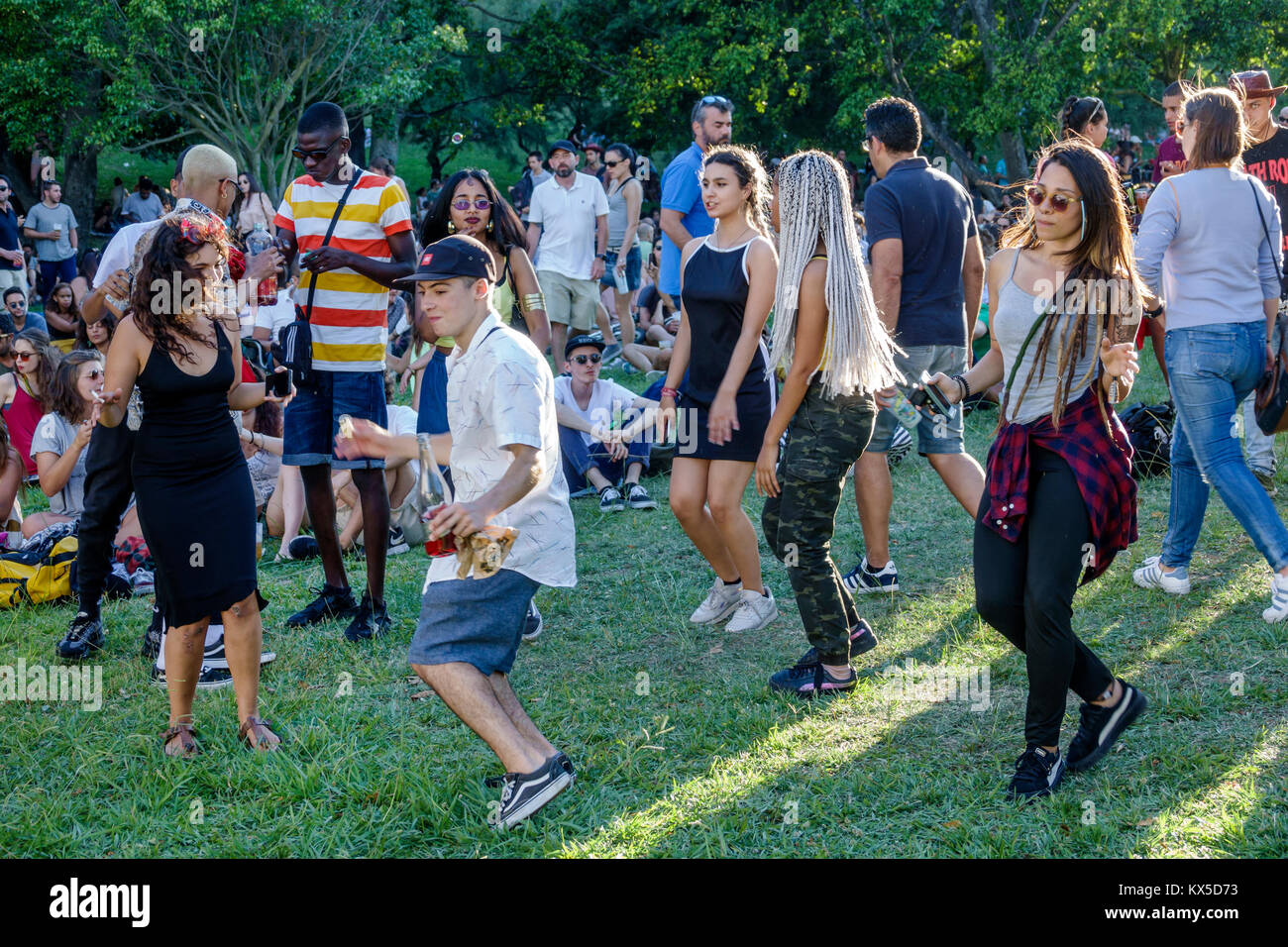 Teen standing out crowd hi-res stock photography and images - Alamy