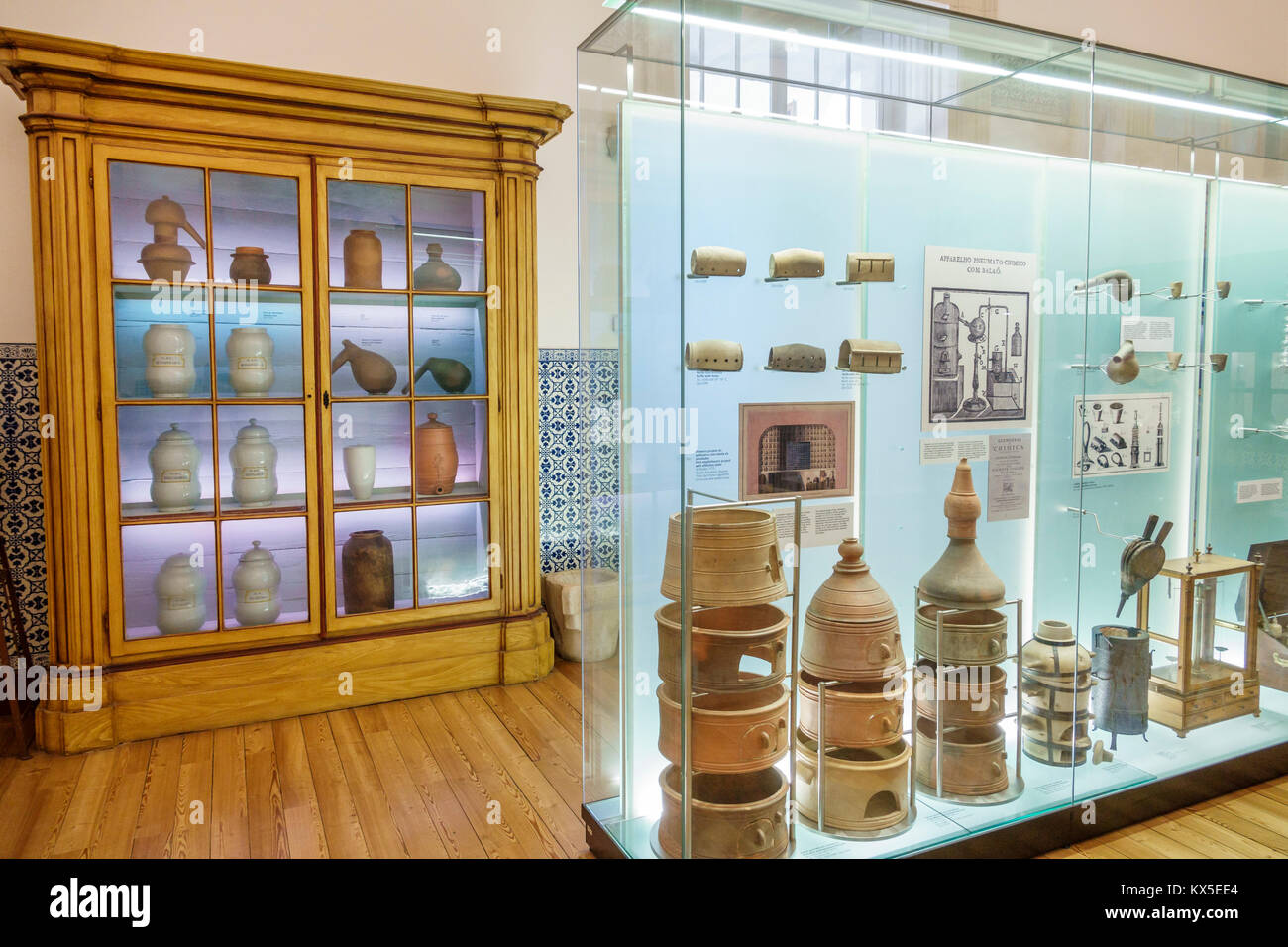 Lavoisier pneumatic chemistry hi-res stock photography and images - Alamy