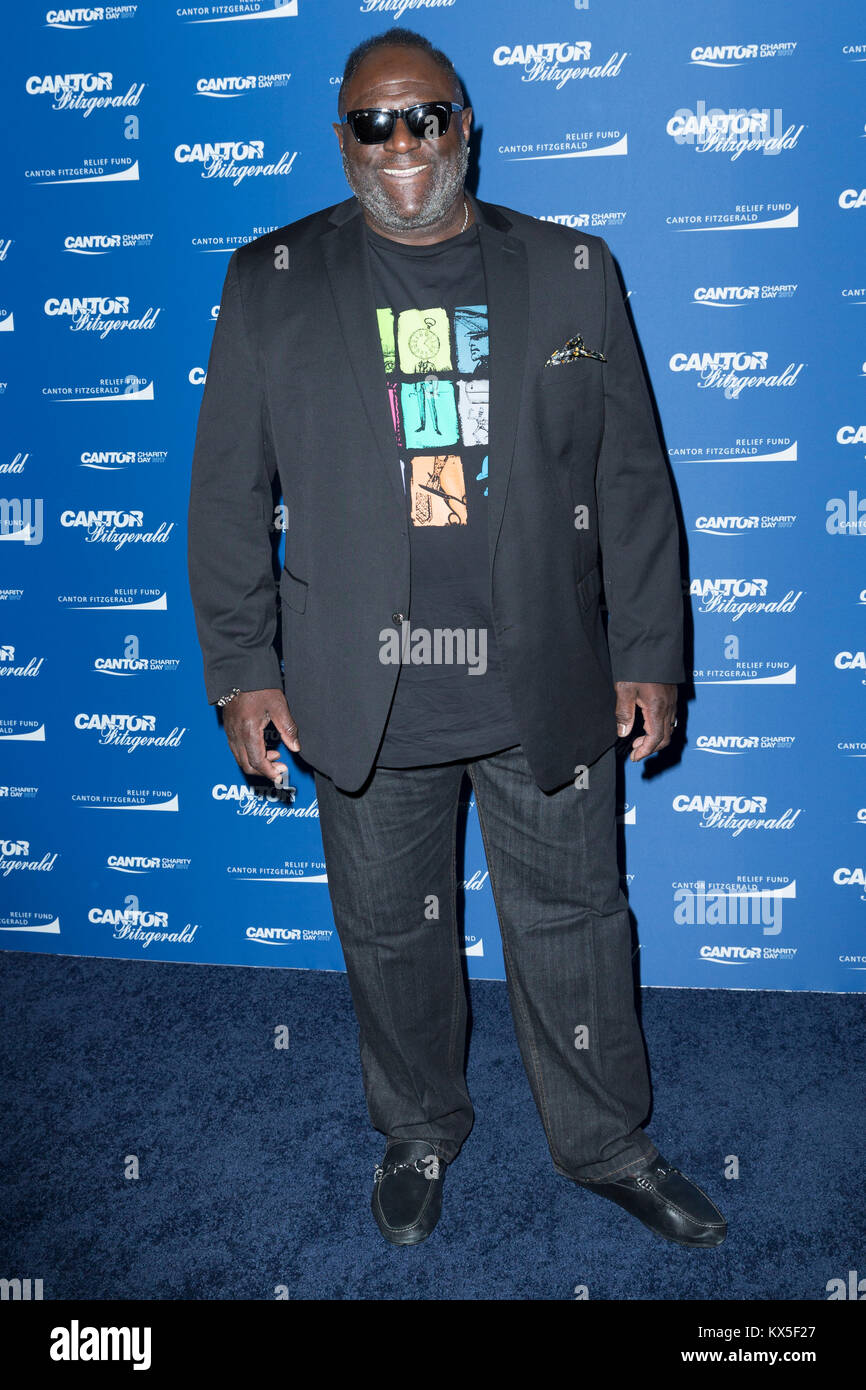 Leonard marshall hi-res stock photography and images - Alamy