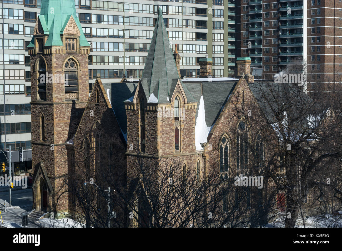 Green roof architecture hi-res stock photography and images - Alamy