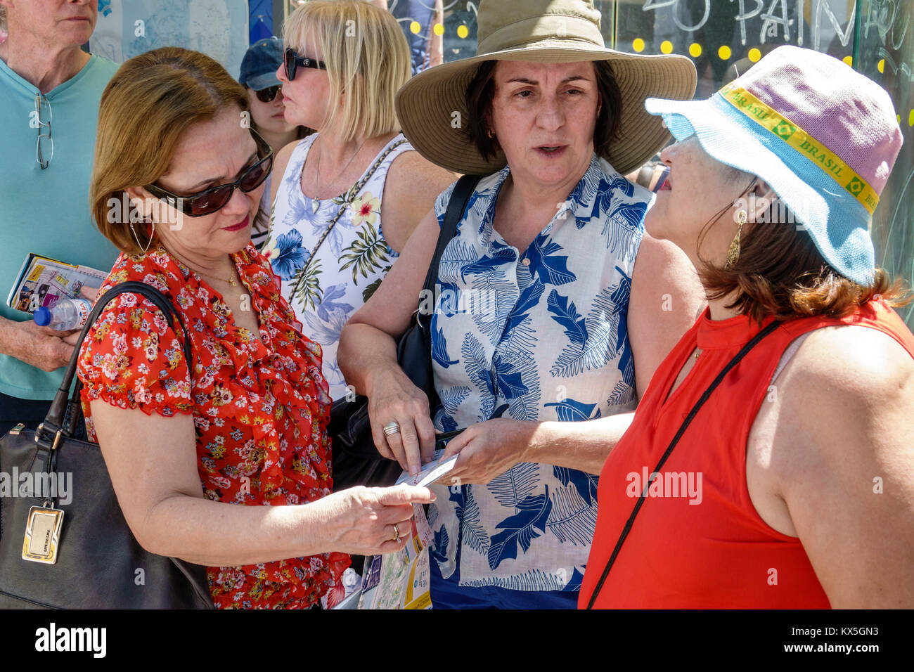 Lady map hi-res stock photography and images - Alamy