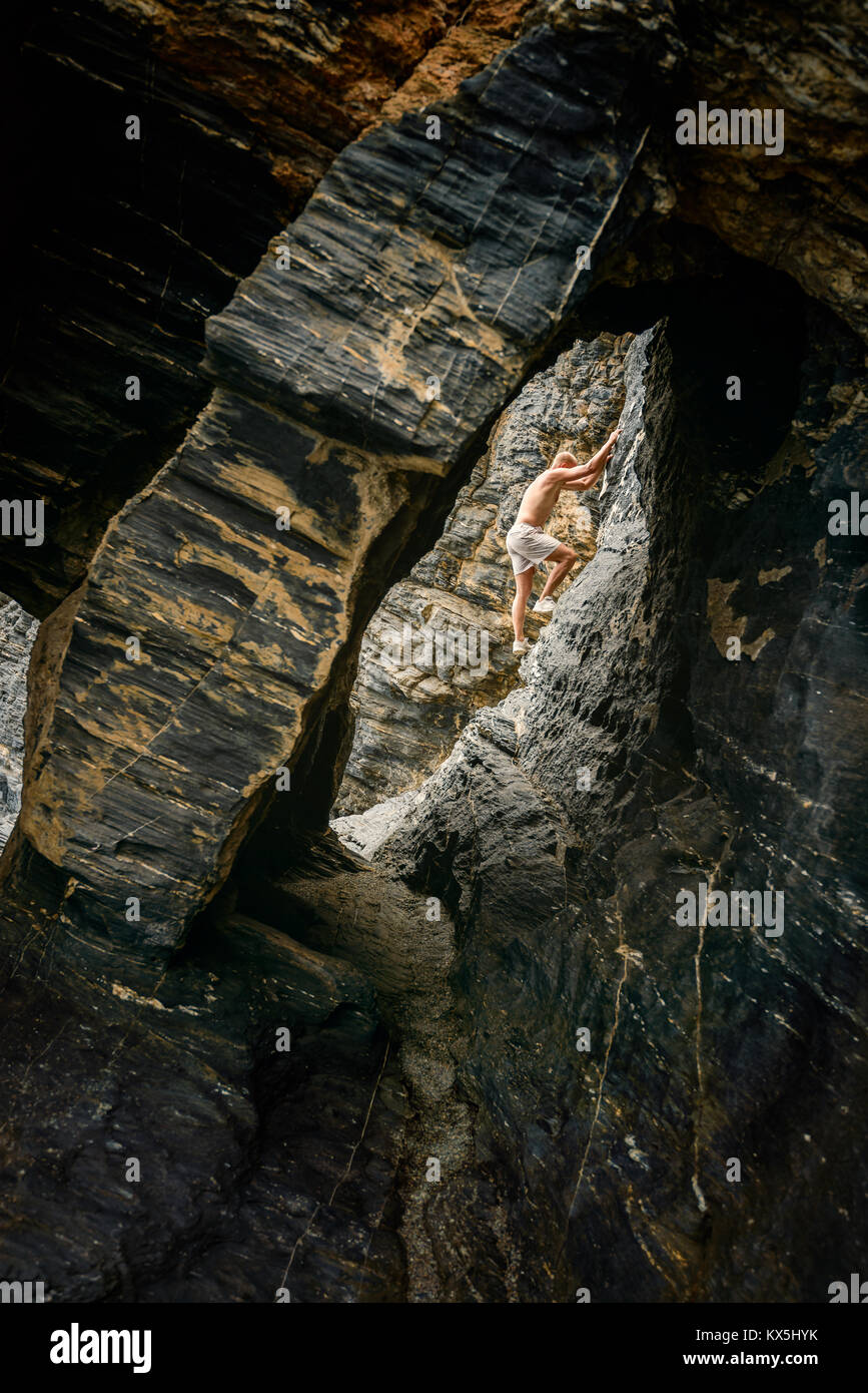 Climb climbing cave hi-res stock photography and images - Alamy