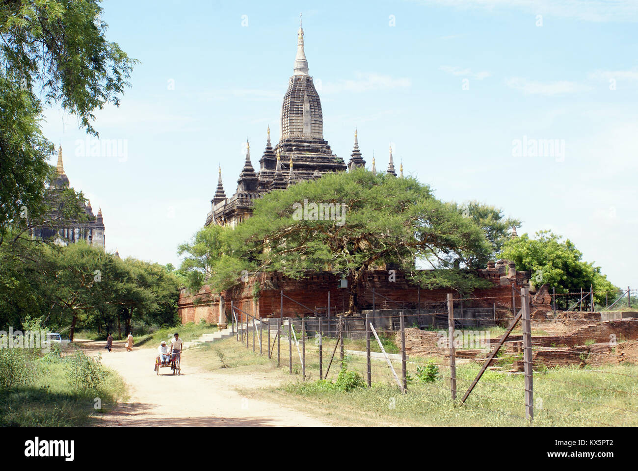 Temple and road in Old Bagan, Myanmar Stock Photo - Alamy