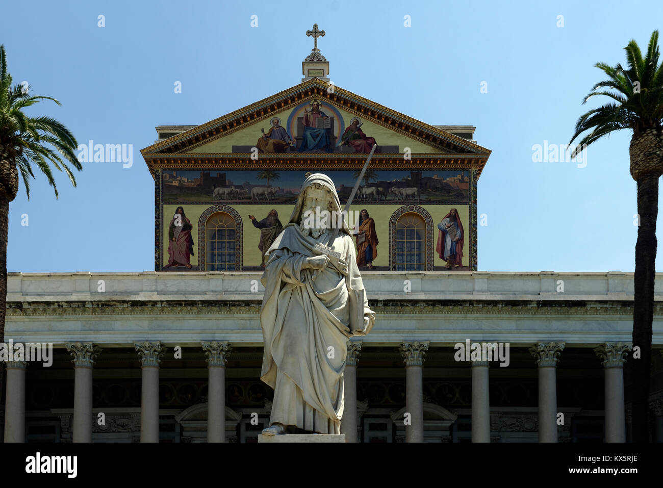 St paul basilica and st paul statue High Resolution Stock Photography ...