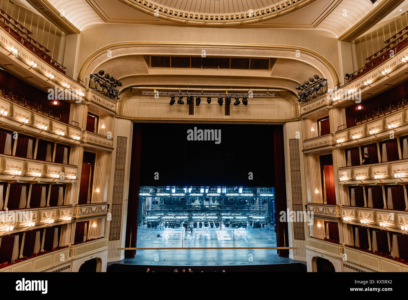 Staatsoper vienna interior hi-res stock photography and images - Alamy