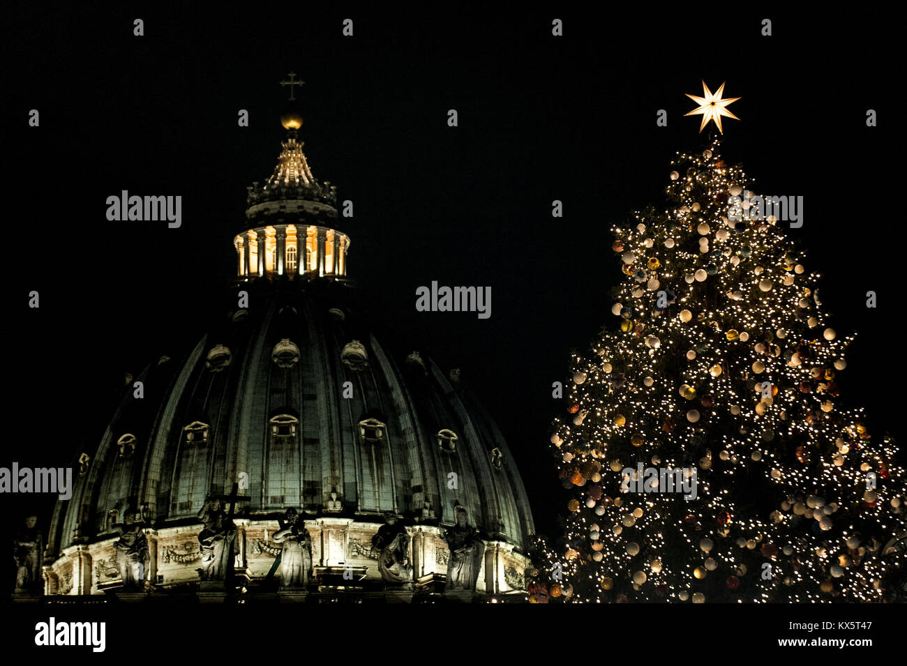 Ceremony of lighting the Christmas tree and the nativity scene in St ...