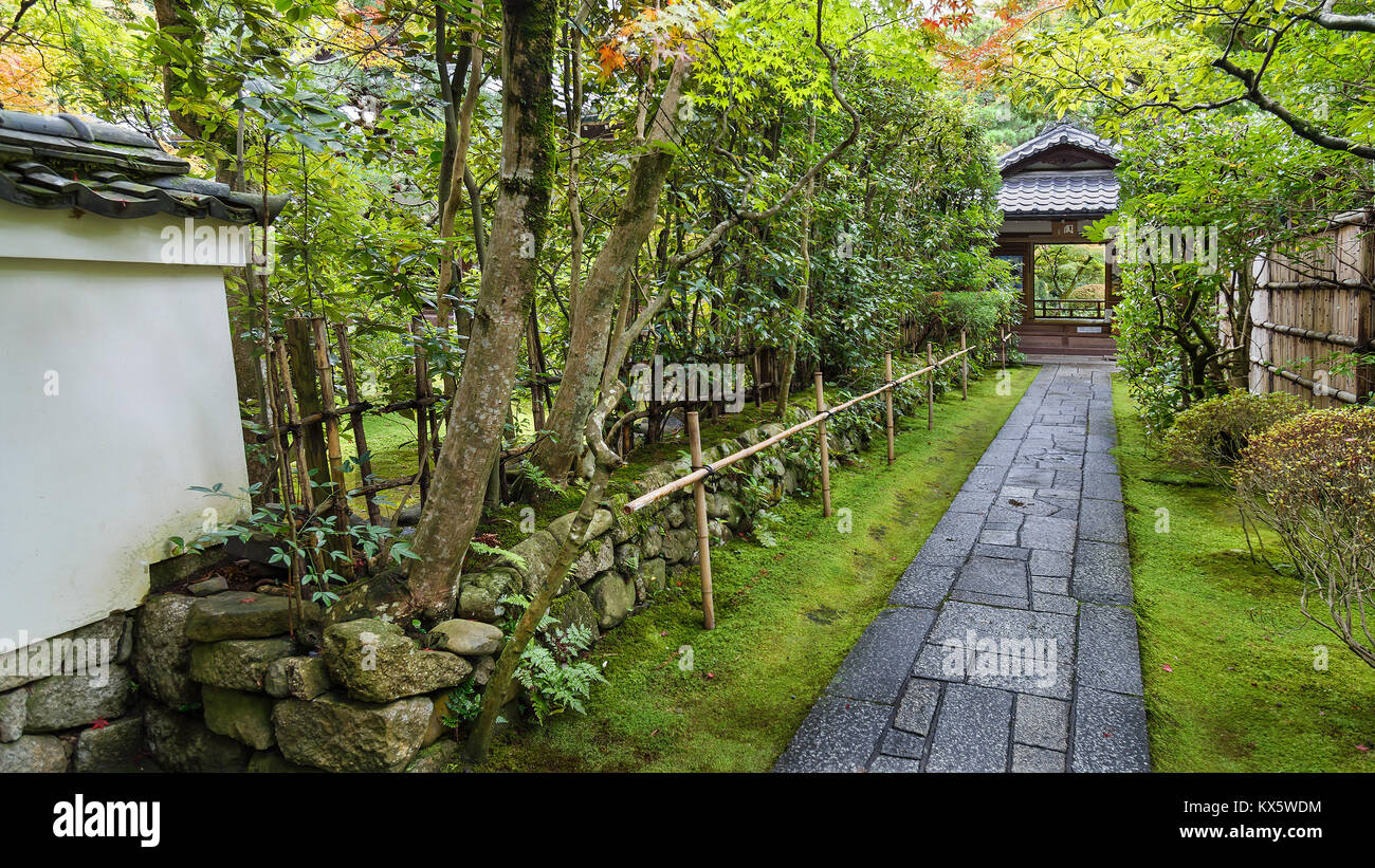 Koto-in Temple in Kyoto, Japan KYOTO, JAPAN - OCTOBER 22: Koto-in ...