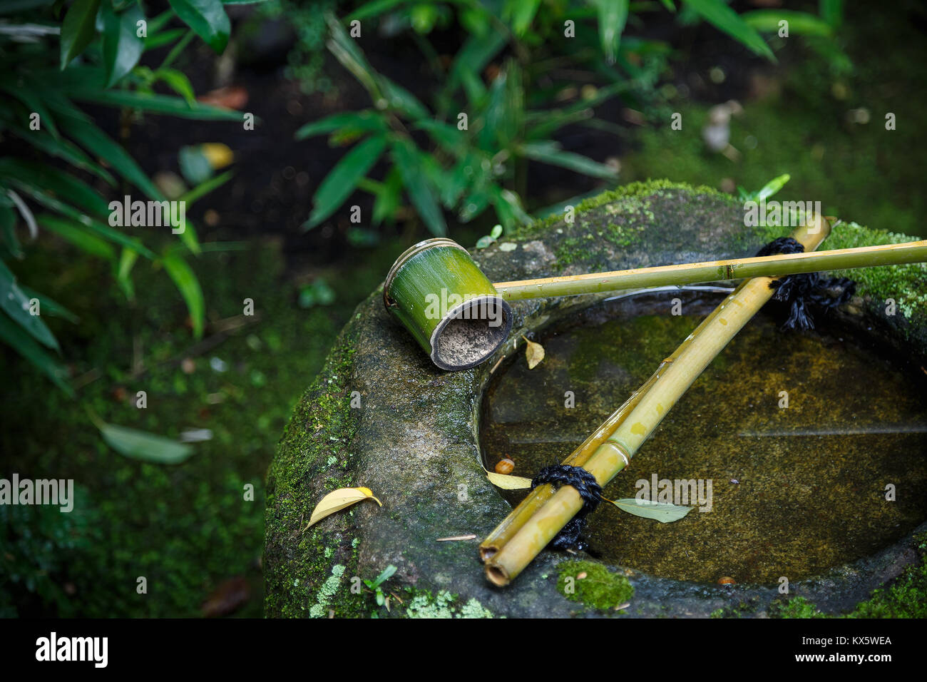 Water dipper on a stone basin at Koto-in Temple in Kyoto, Japan KYOTO ...