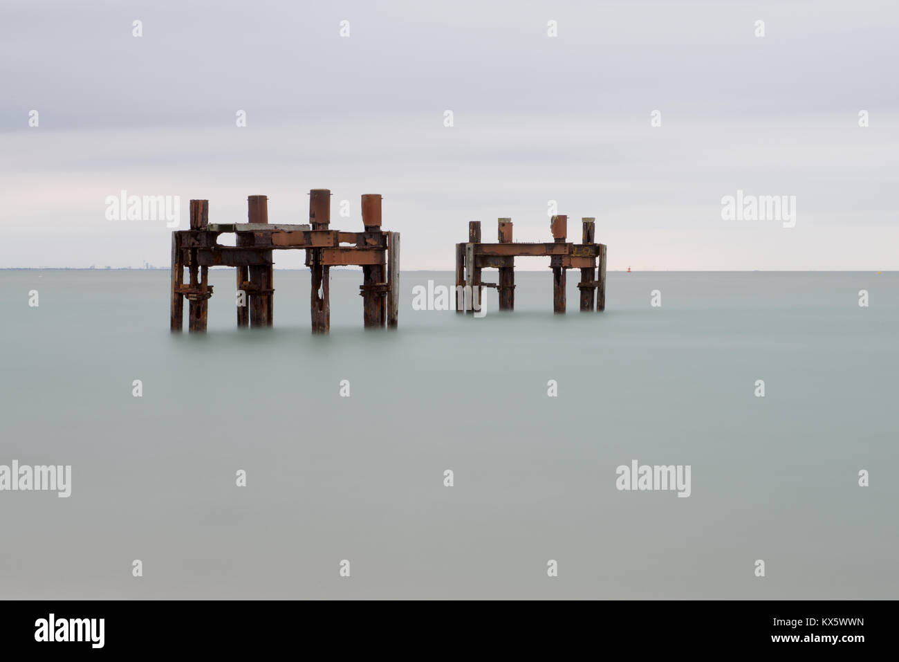 Sea piling hi-res stock photography and images - Alamy