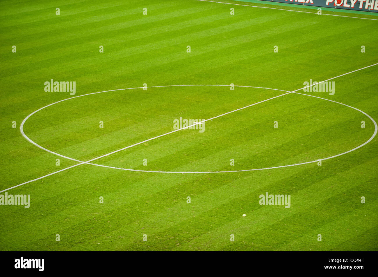 green grass soccer playing field Stock Photo - Alamy