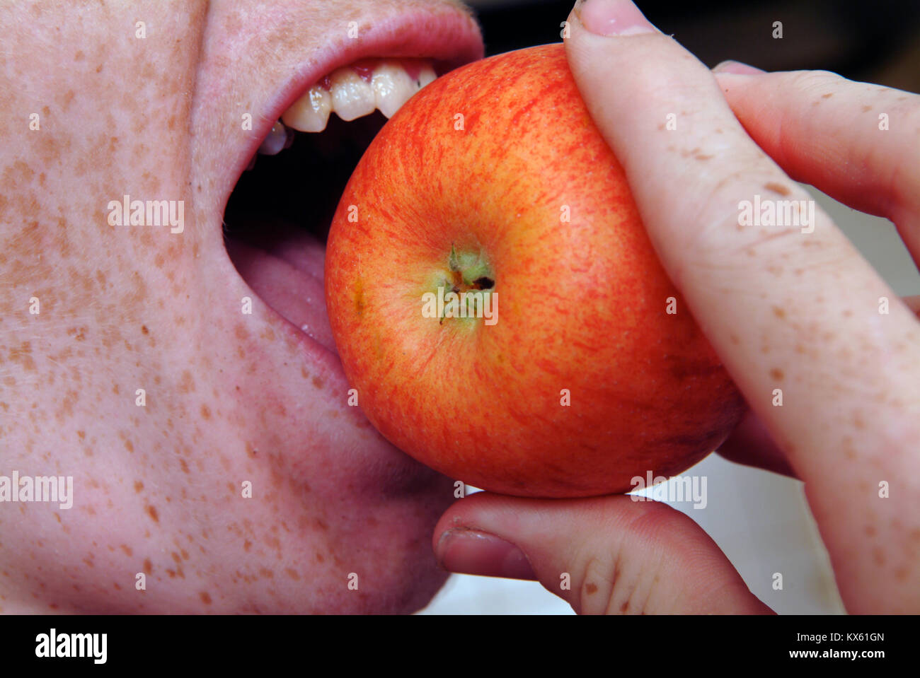 Male eating fruit uk hi-res stock photography and images - Alamy