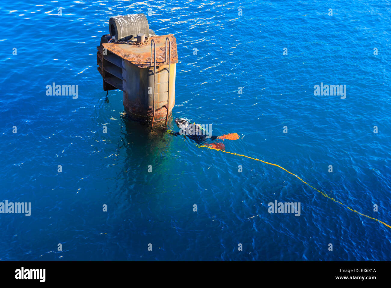 Diver on the platform hi-res stock photography and images - Alamy
