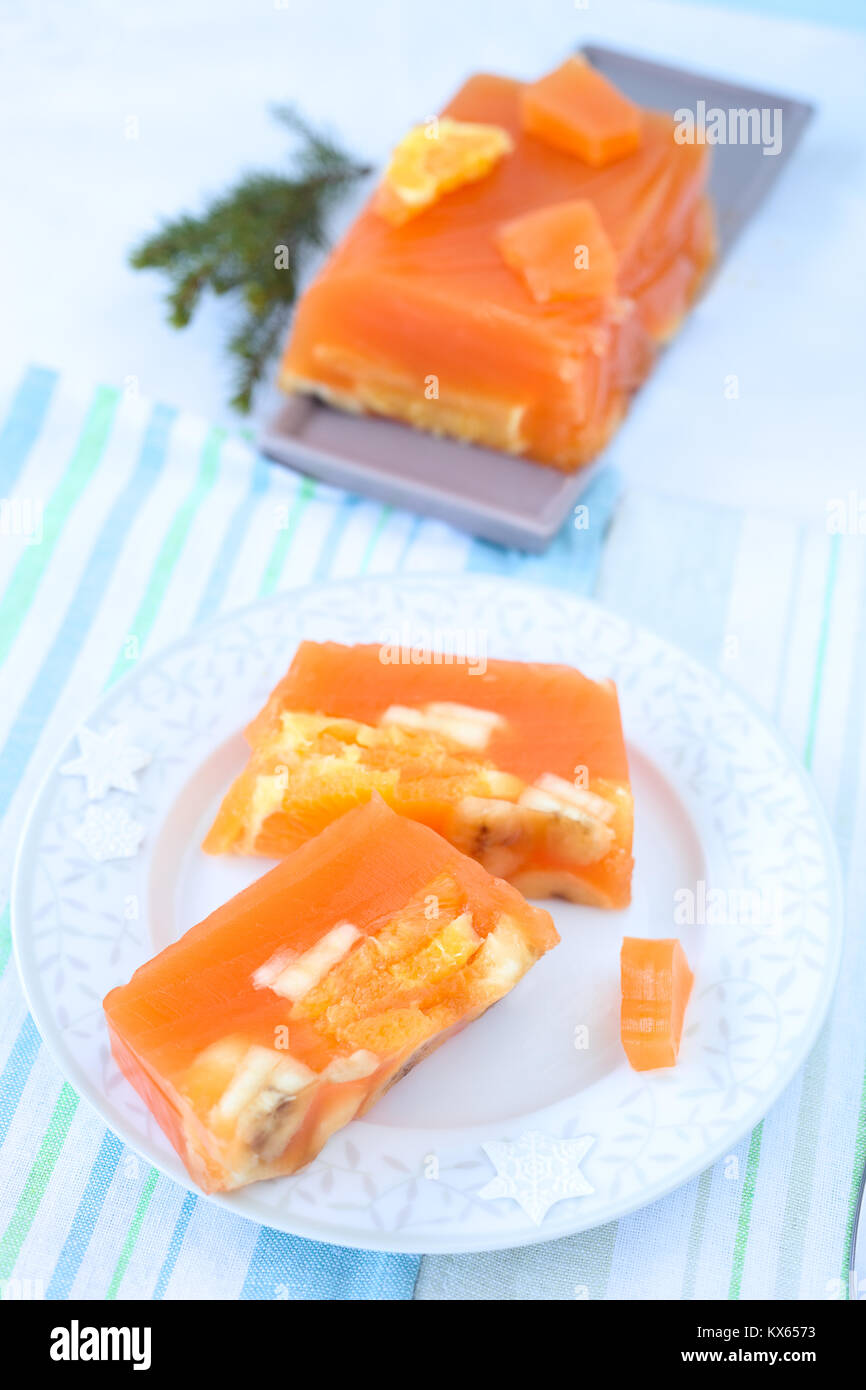 Gelatin cake hi-res stock photography and images - Alamy