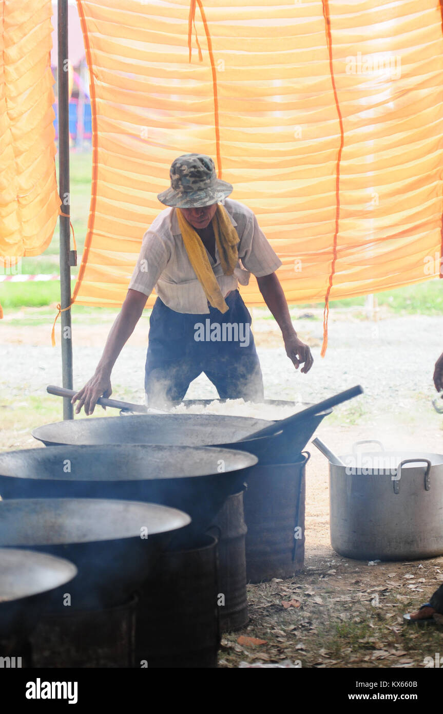 AMPONG SPEU PROVINCE, Cambodia - Angkor Sentinel 2011 officially opened ...