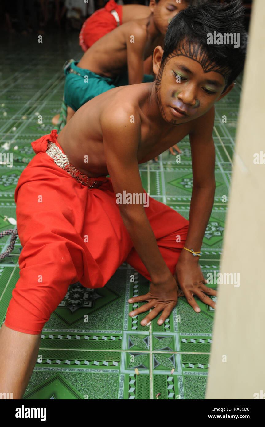 AMPONG SPEU PROVINCE, Cambodia - Angkor Sentinel 2011 officially opened ...