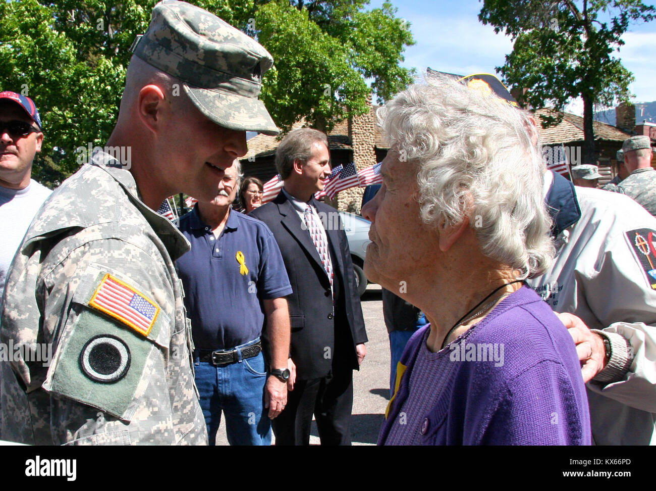 U.S. Army National Guard personnel daily duties and life. Working ...
