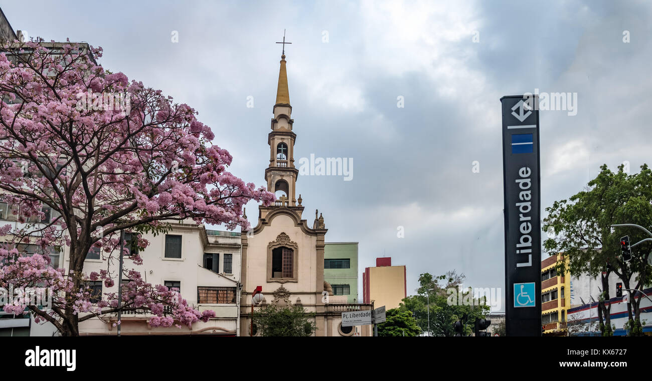 Liberdade Square and church in Liberdade japanese neighborhood - Sao ...