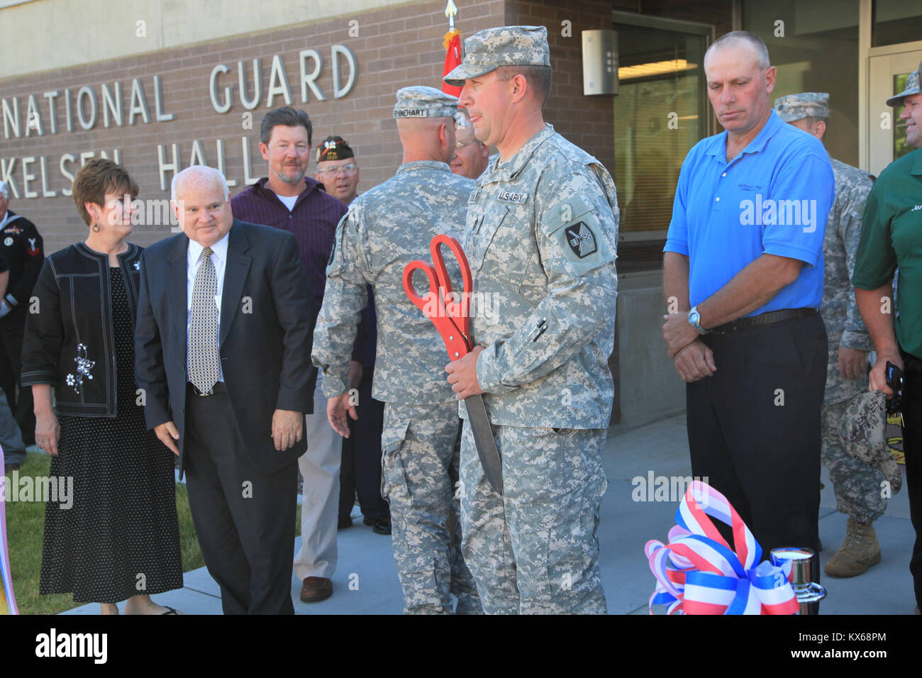U.S. Army National Guard personnel daily duties and life. Working ...