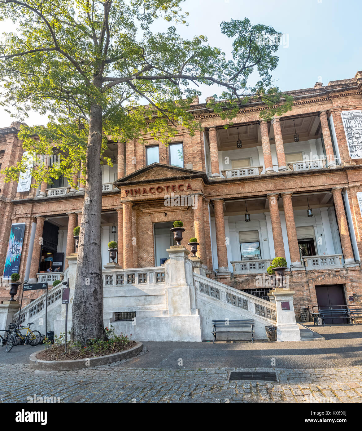 Sao paulo pinacoteca hi-res stock photography and images - Alamy