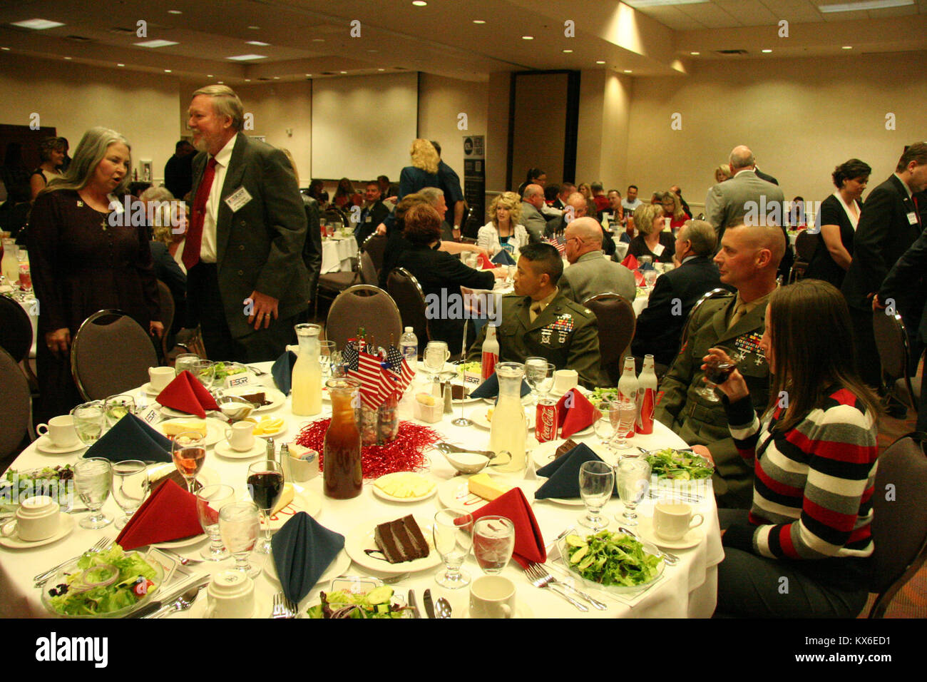 U.S. Army National Guard personnel daily duties and life. Working ...