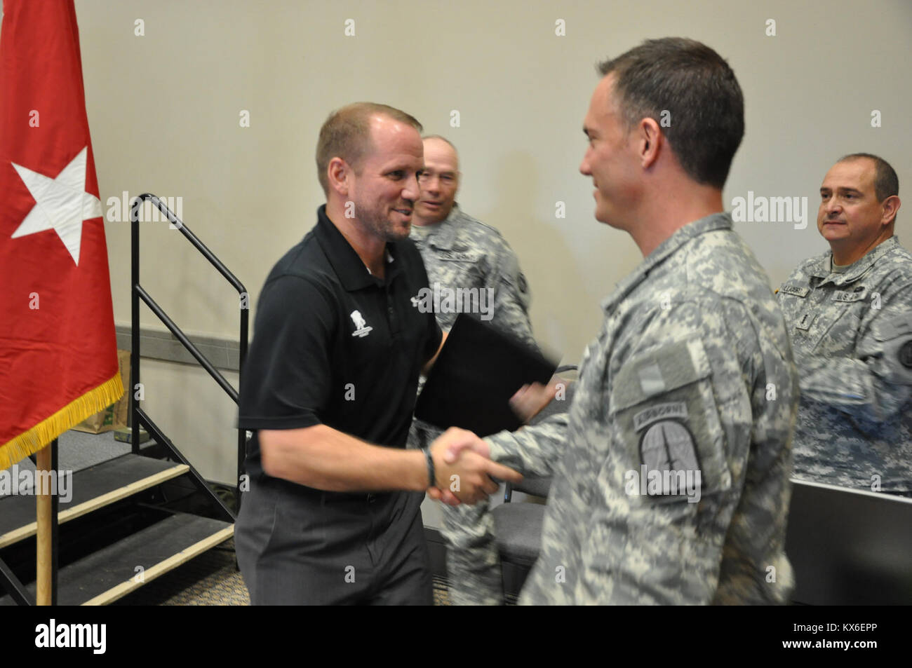 U.S. Army National Guard personnel daily duties and life. Working ...