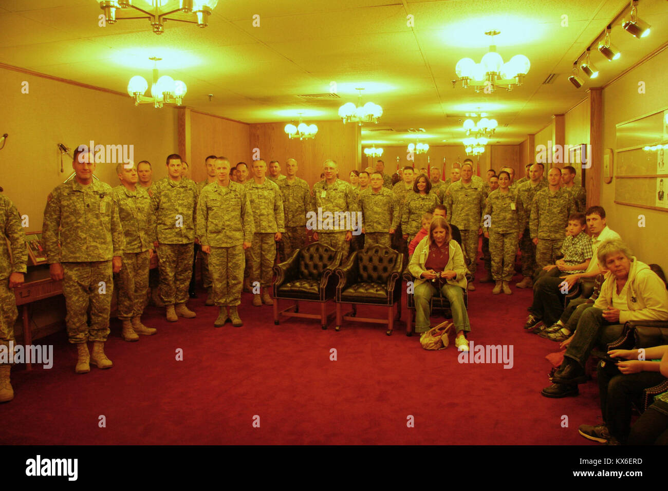 U.S. Army National Guard personnel daily duties and life. Working ...