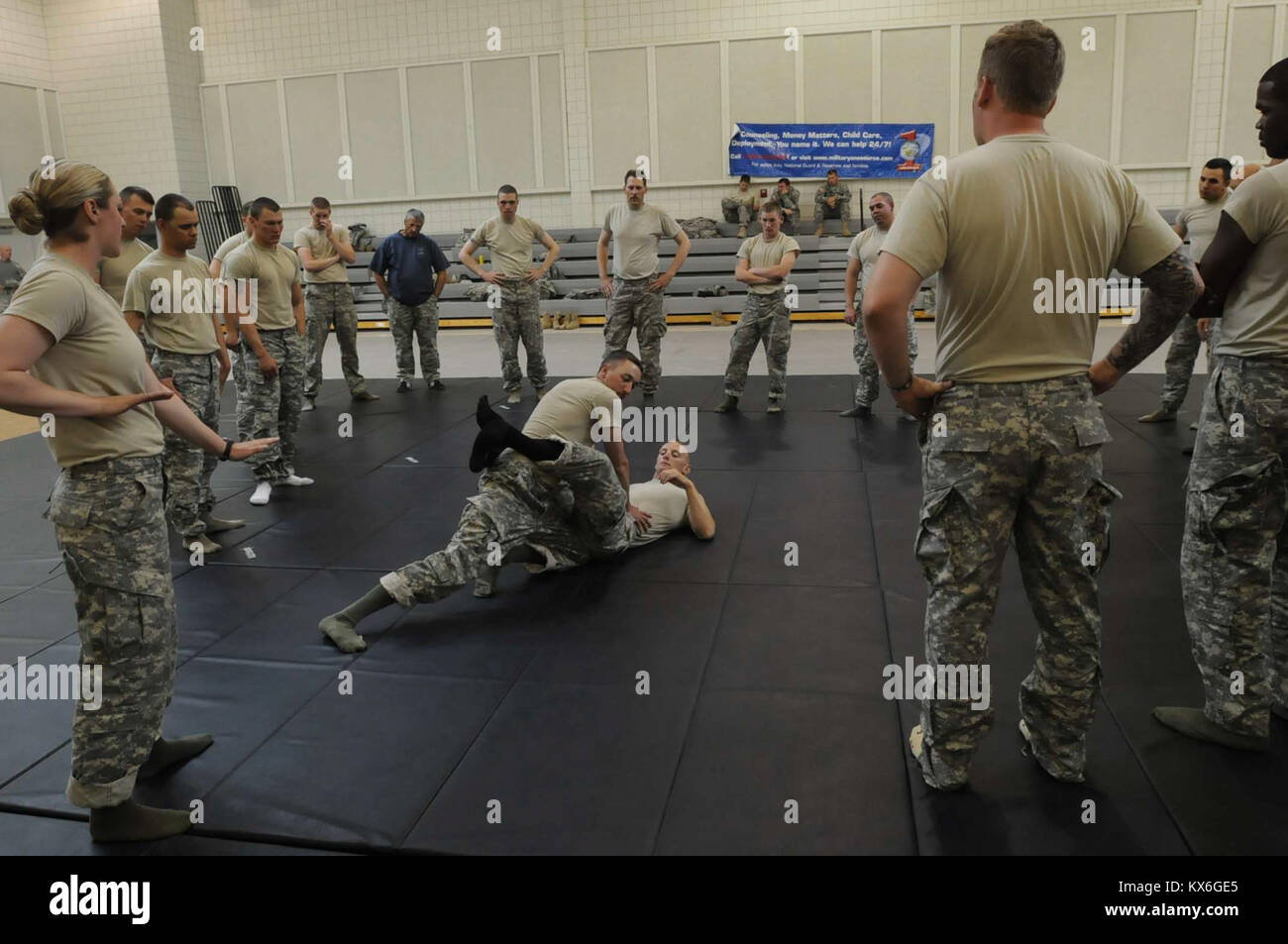Soldiers train in Army Combatives as part of Panther Strike 2012 in the ...