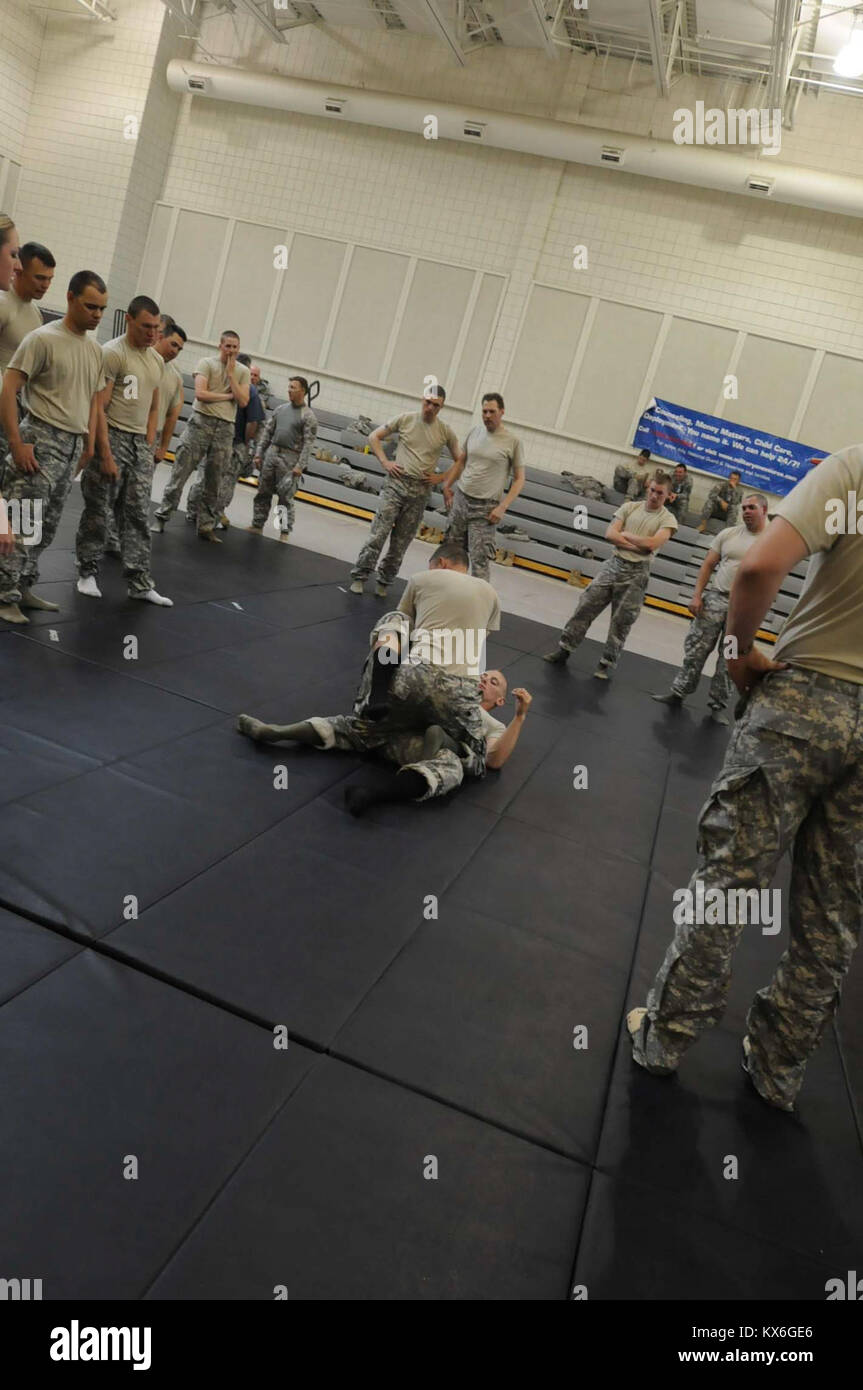 Soldiers train in Army Combatives as part of Panther Strike 2012 in the ...
