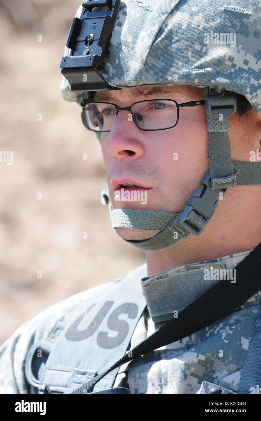 Staff Sgt. Linus Candelaria, a signals intelligence collector with 29th ...