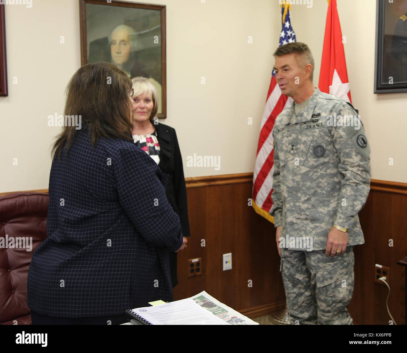 U.S. Army National Guard personnel daily duties and life. Working ...