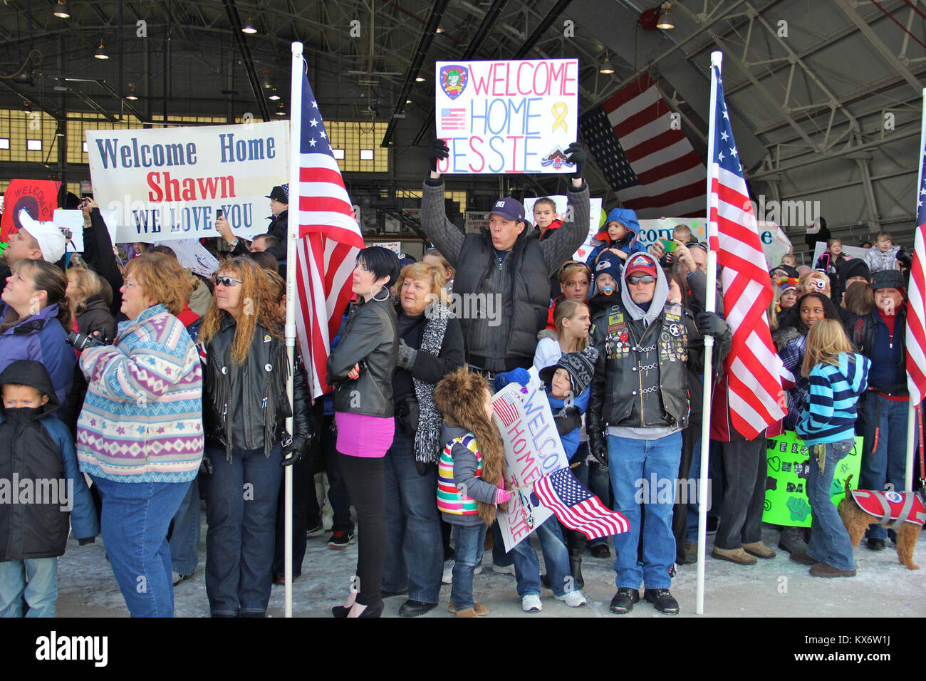 Soldiers of the Utah Army National Guard's1-211th Aviation Return to ...