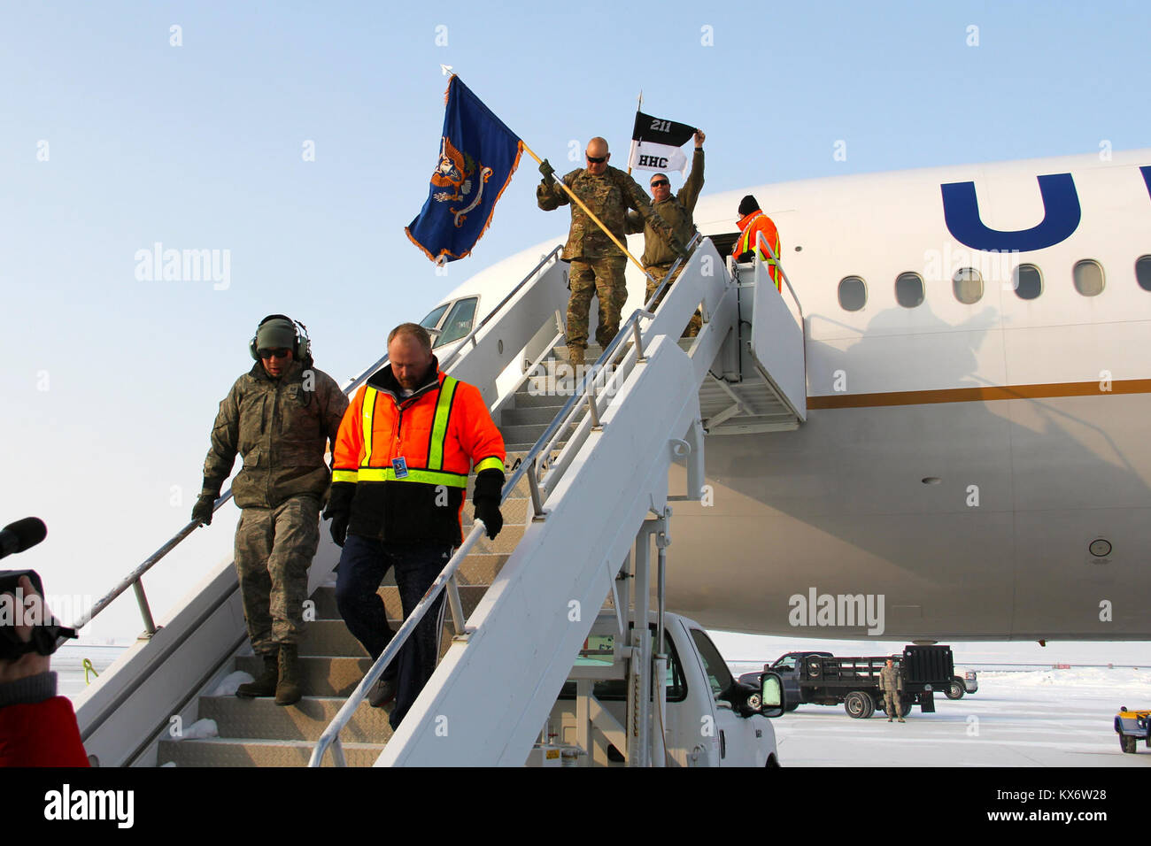 Soldiers of the Utah Army National Guard's1-211th Aviation Return to ...