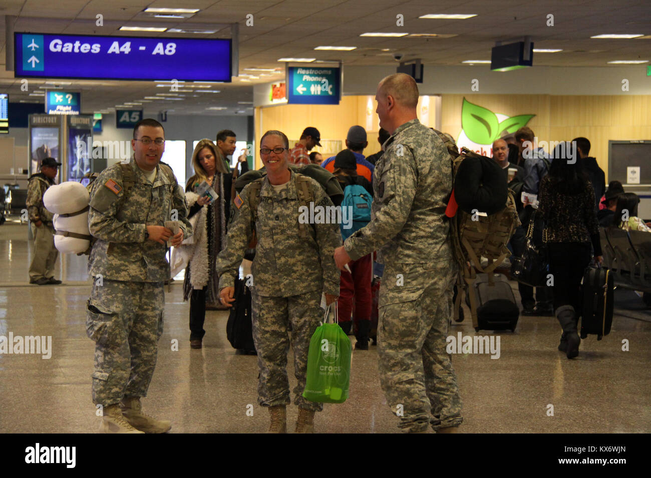 U.S. Army National Guard personnel daily duties and life. Working ...