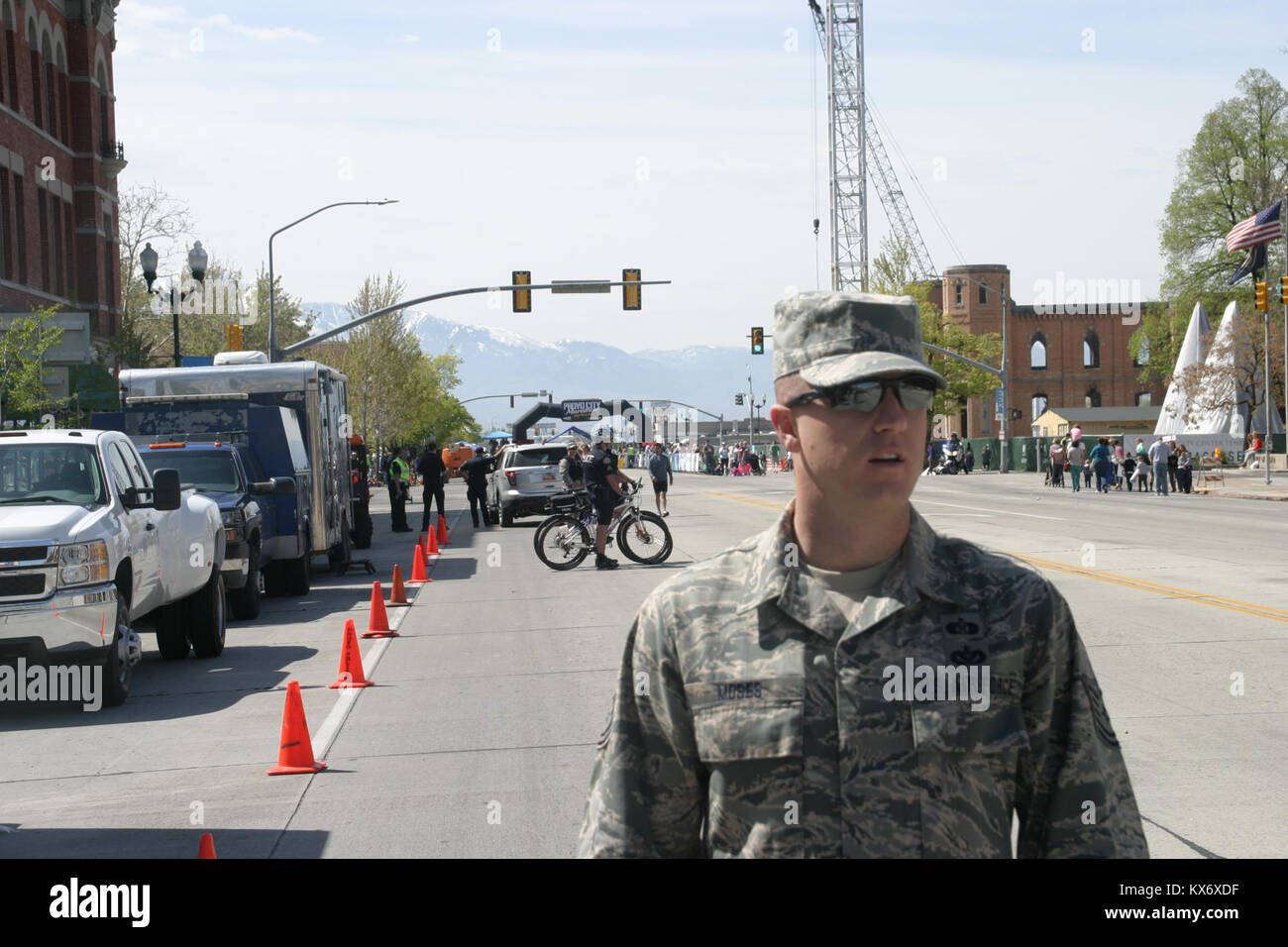U.S. Army National Guard personnel daily duties and life. Working ...
