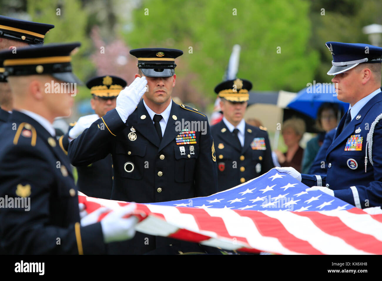 U.S. Army National Guard personnel daily duties and life. Working ...