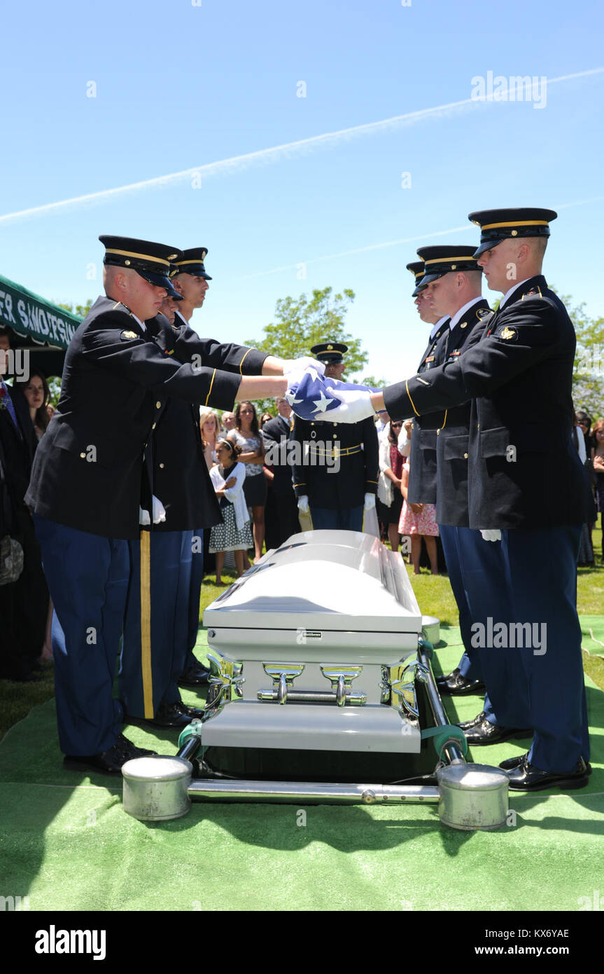 Spc. Cody Towse, of Elk Ridge, Utah, an active-duty U.S. Army soldier ...