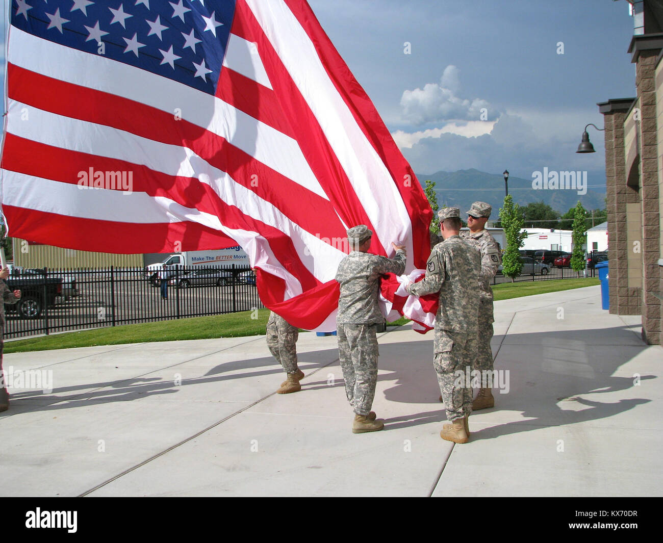 U.S. Army National Guard personnel daily duties and life. Working ...