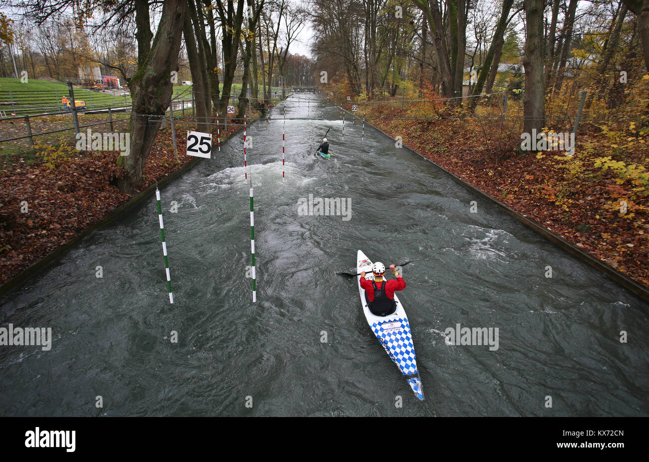Canoers training hi-res stock photography and images - Alamy
